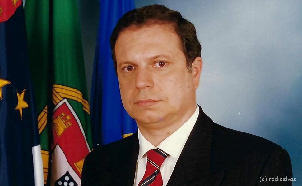 Carlos César considera Rui Nabeiro “um grande exemplo de ...